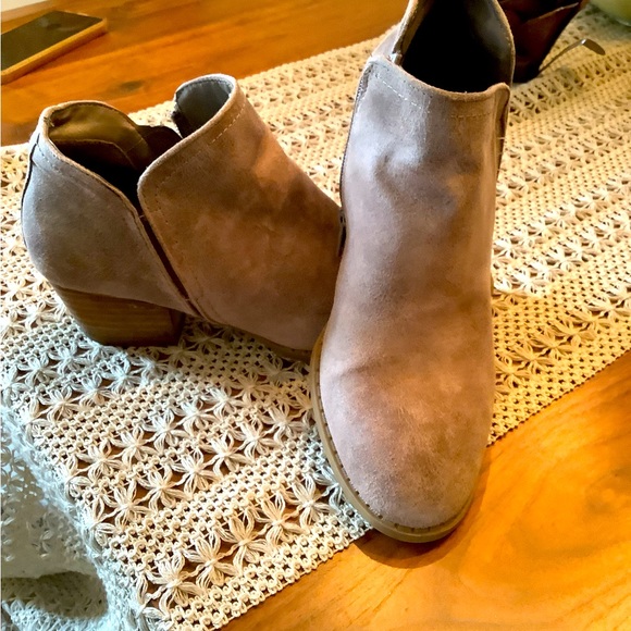 Fergie | Shoes | Fergie Buckskin Tan Boots Size 6 | Poshmark
